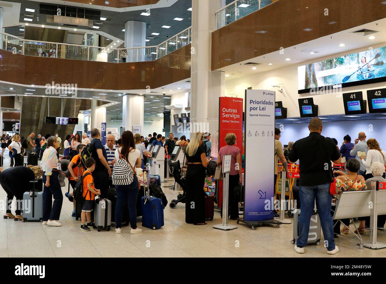Latam airlines ticket counter hi-res stock photography and images - Alamy