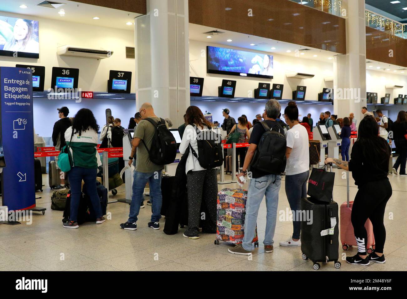 Latam airlines ticket counter hi-res stock photography and images - Alamy