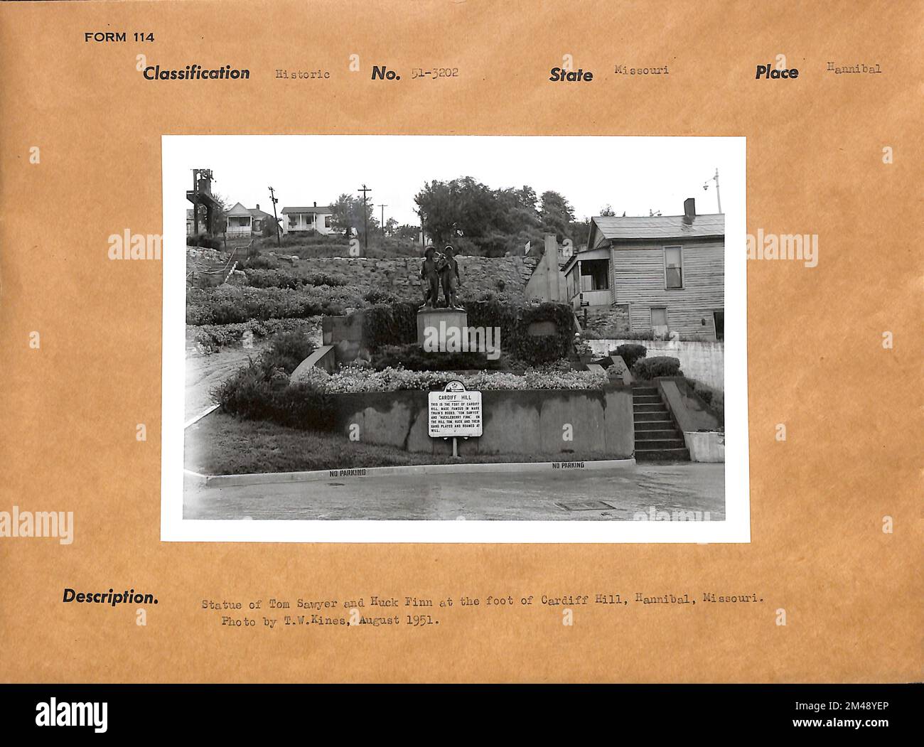 Statue of Tom Sawyer and Huck Finn at the Foot of Cardiff Hill ...