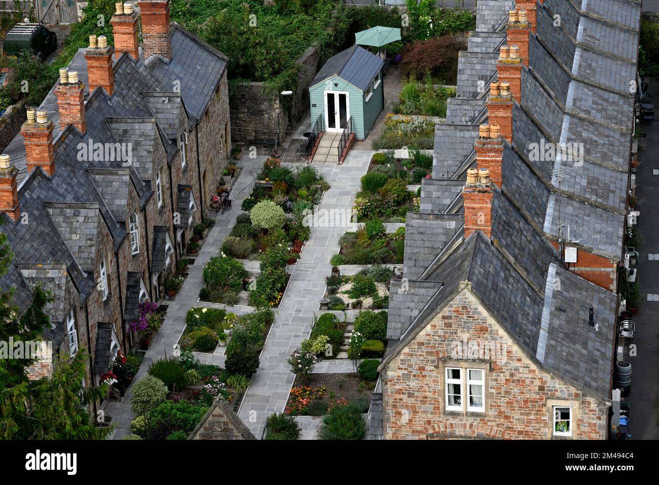 City of wells almshouse hi-res stock photography and images - Alamy