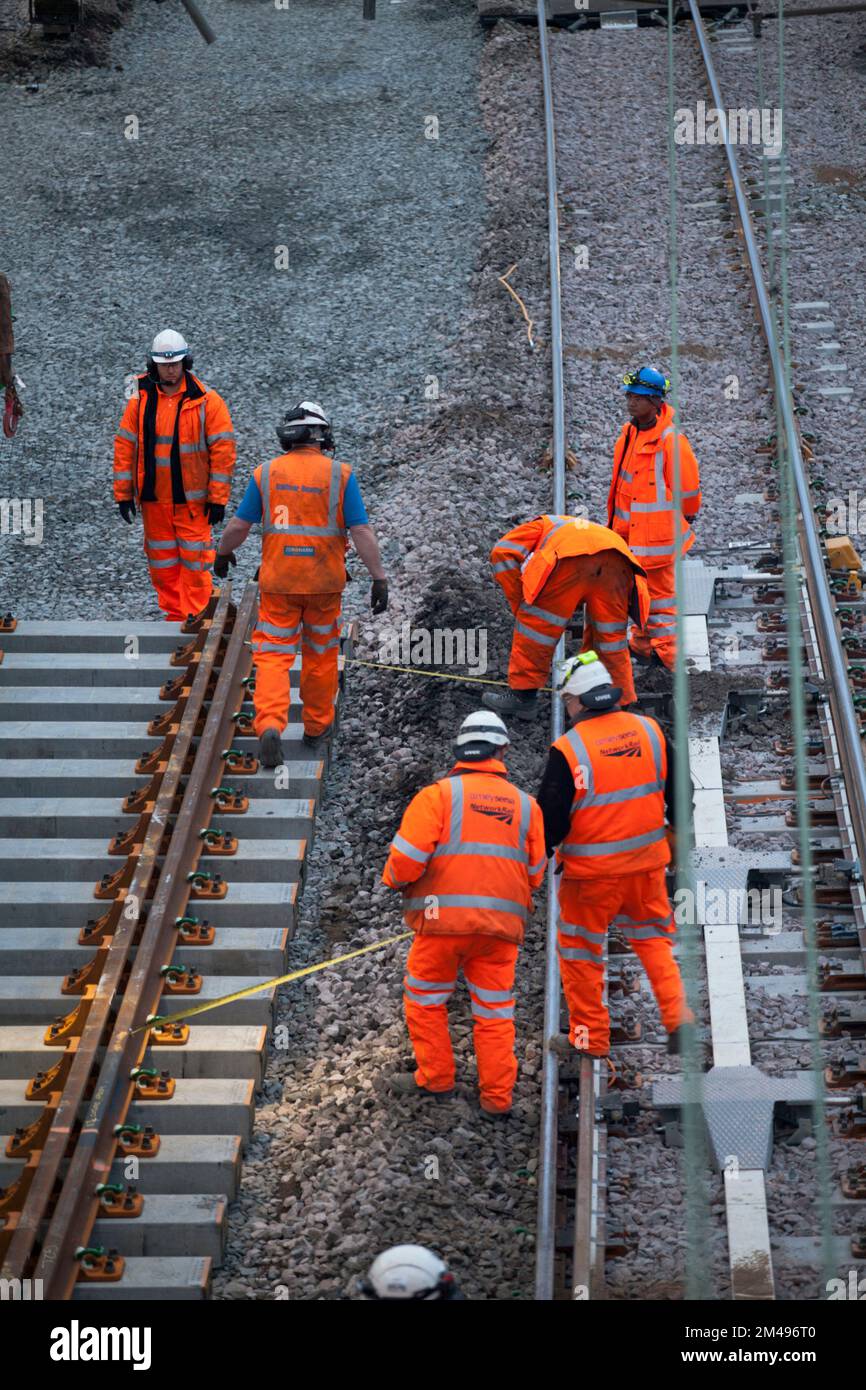 Oxenholme The lake District Replacing track & points at south end of ... Oxenholme The lake District Replacing track & points at south end of ...