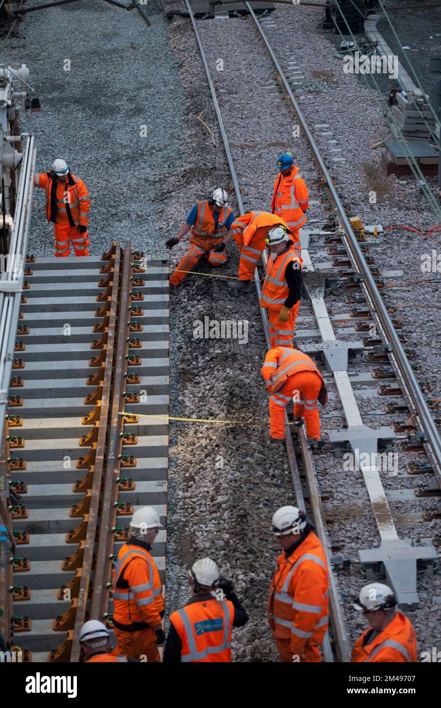 Oxenholme The lake District Replacing track & points at south end of ...