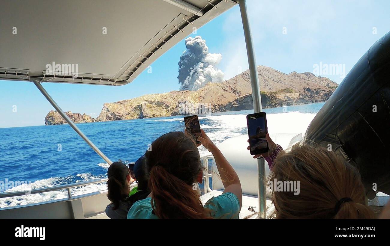 THE VOLCANO: RESCUE FROM WHAKAARI, Whakaari volcano, White Island, New ...