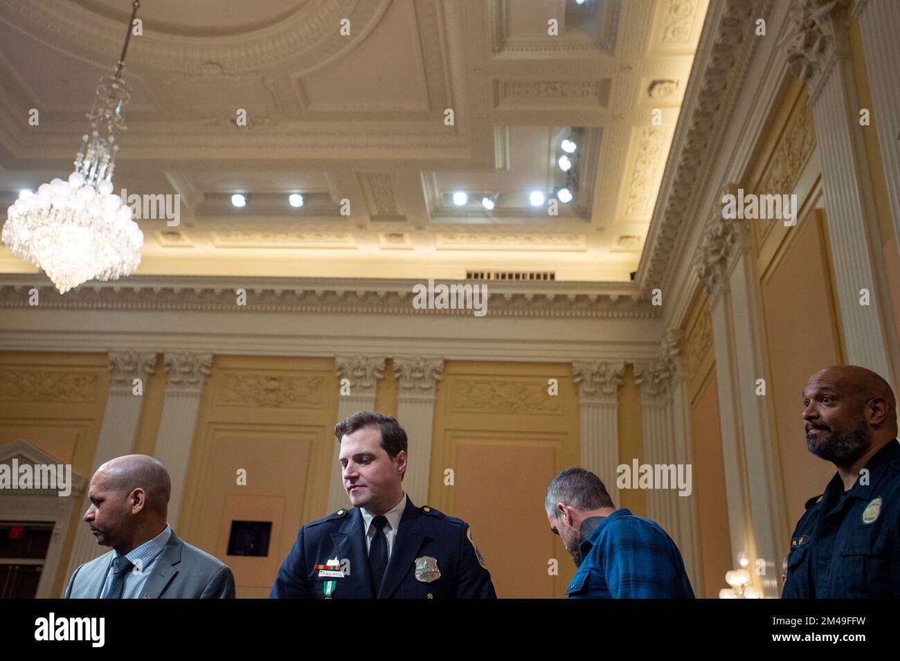 Former Capitol Police Sergeant Aquilino Gonell, left, Metropolitan ...
