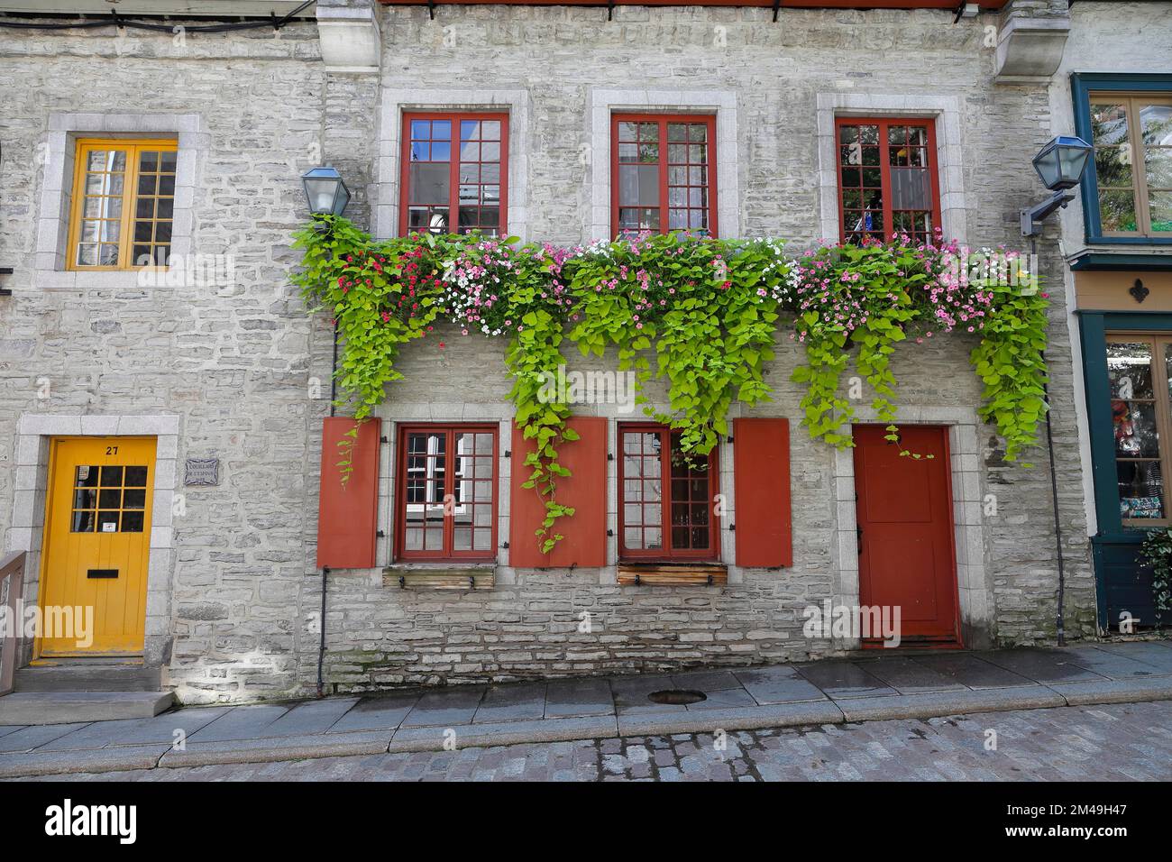 Old city decor hi-res stock photography and images - Alamy