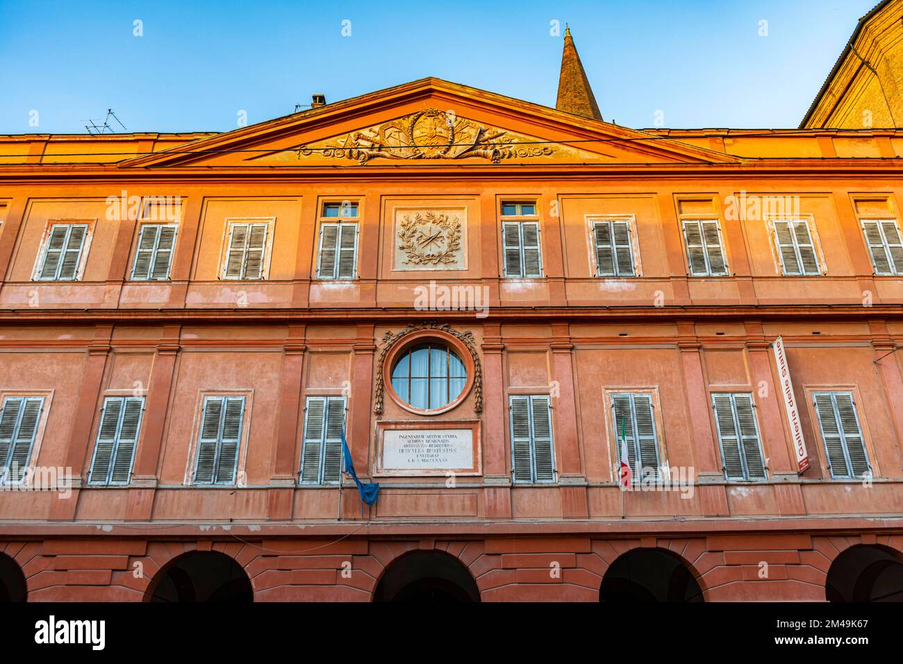 Modena italy palazzo emilia romagna hi-res stock photography and images ...