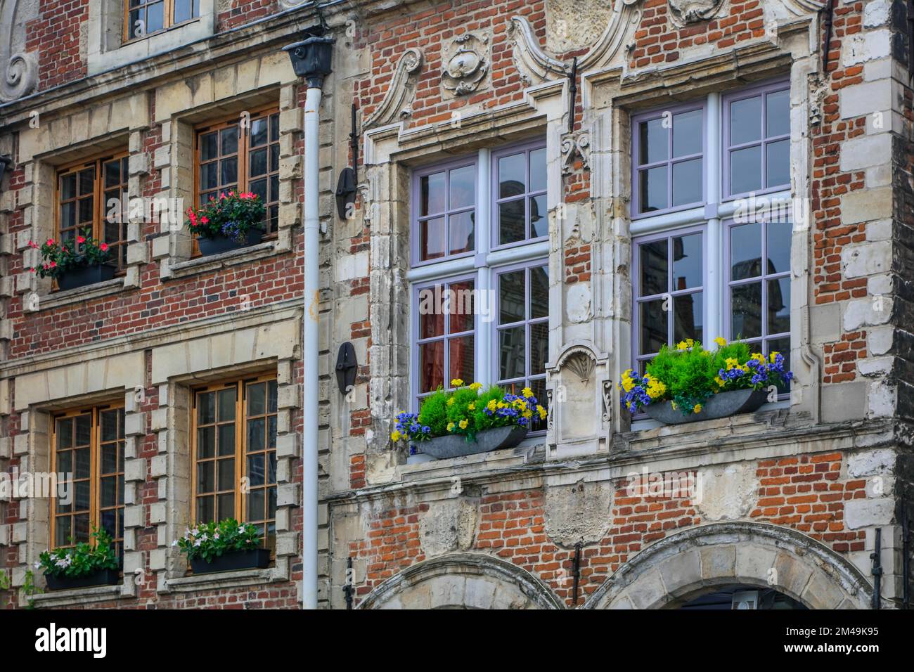Baroque house facades hi-res stock photography and images - Alamy