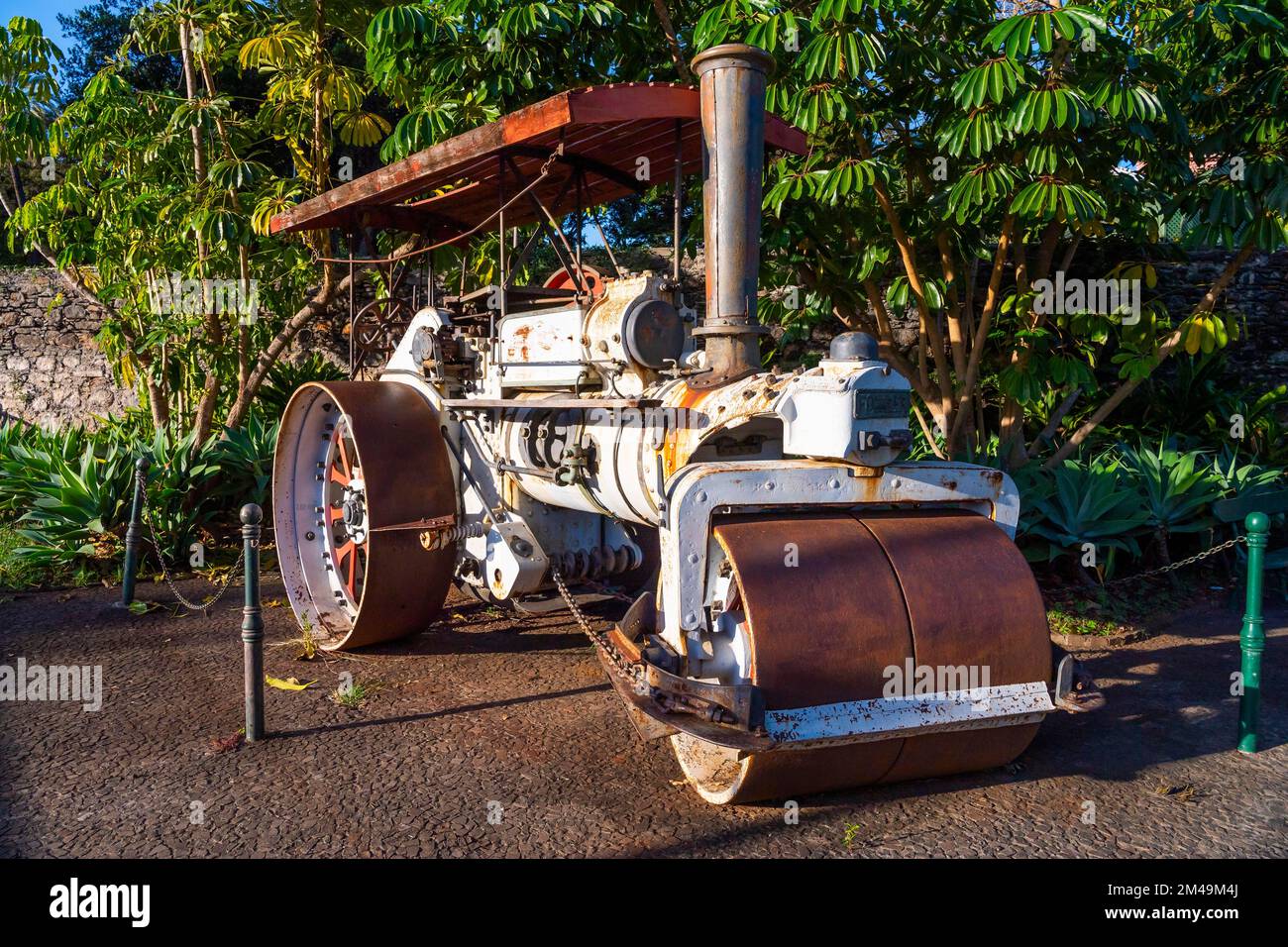 Historical steamroller of the Fowler company, around 1920, Funchal ...