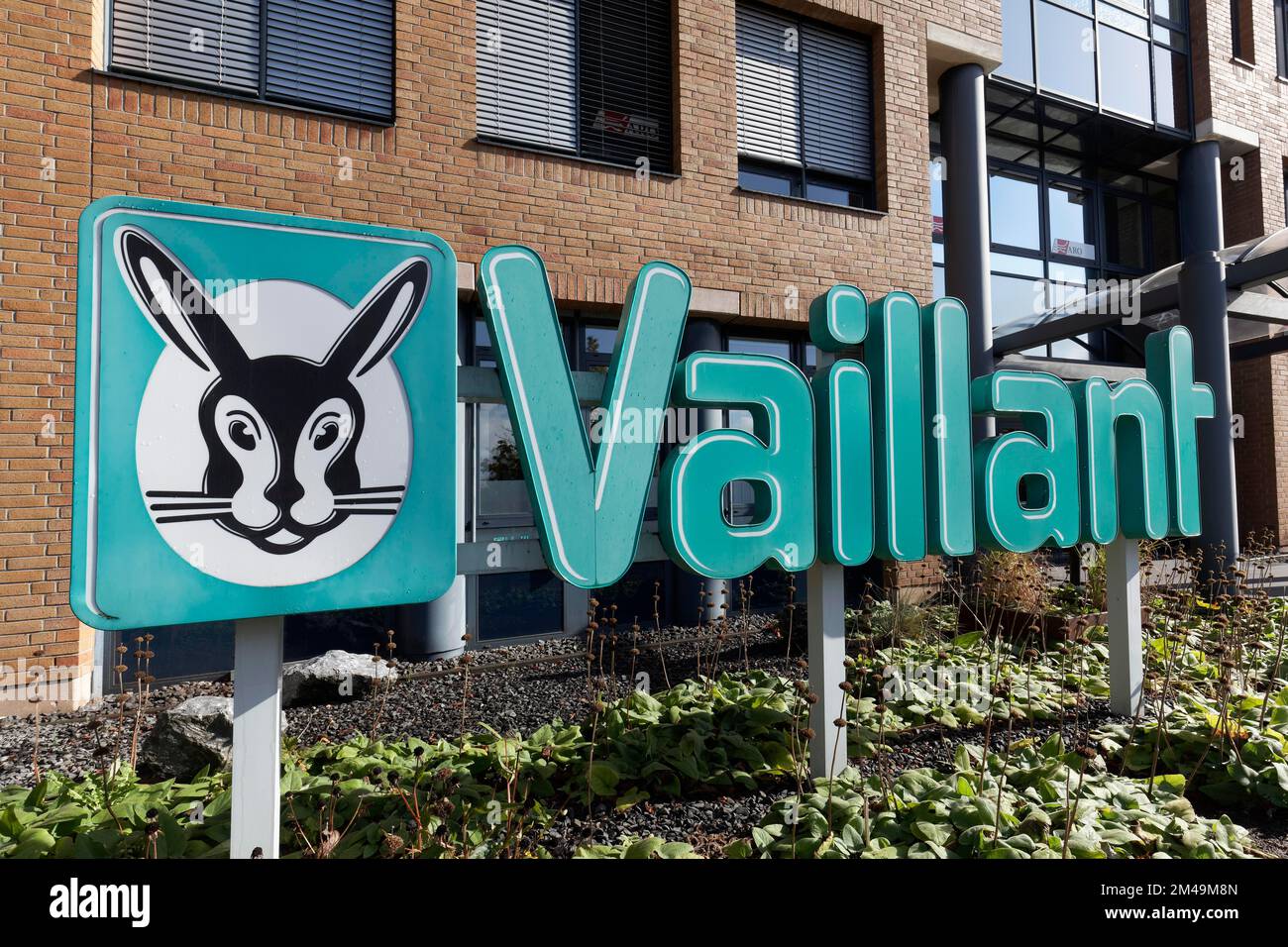 Vaillant logo with hare in front of building, brand for heating ...