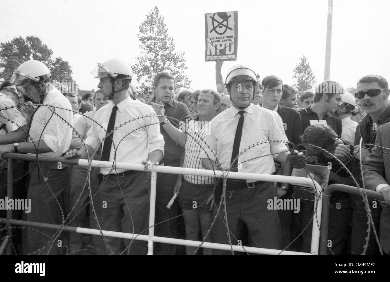 In the election campaign for the 1969 Bundestag elections, the neo-Nazi ...