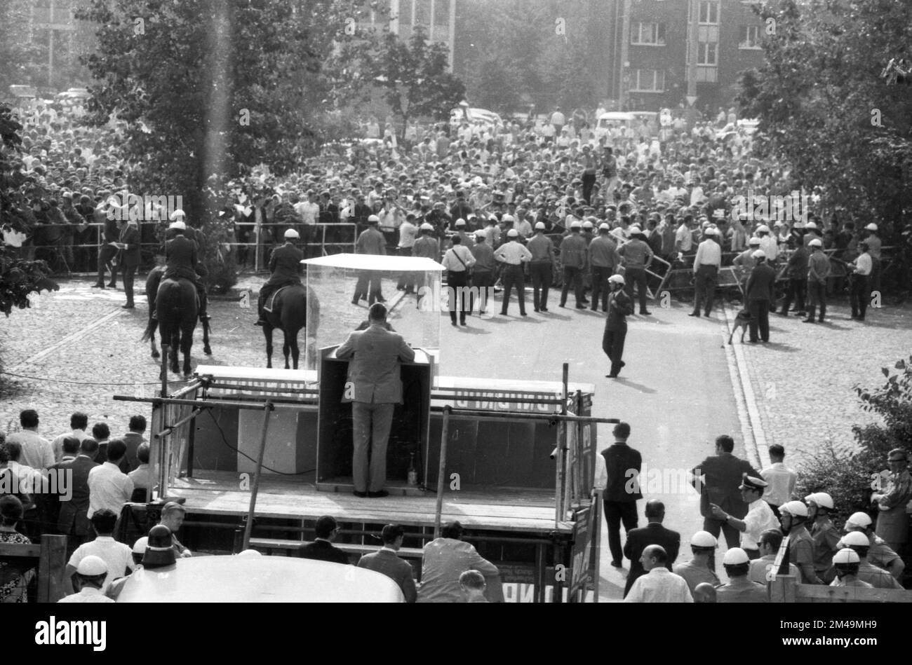 The neo-Nazi NPD also took part in the election campaign for the 1969 ...