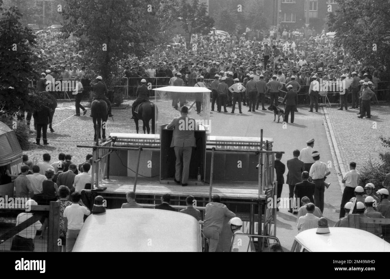 The neo-Nazi NPD also took part in the election campaign for the 1969 ...