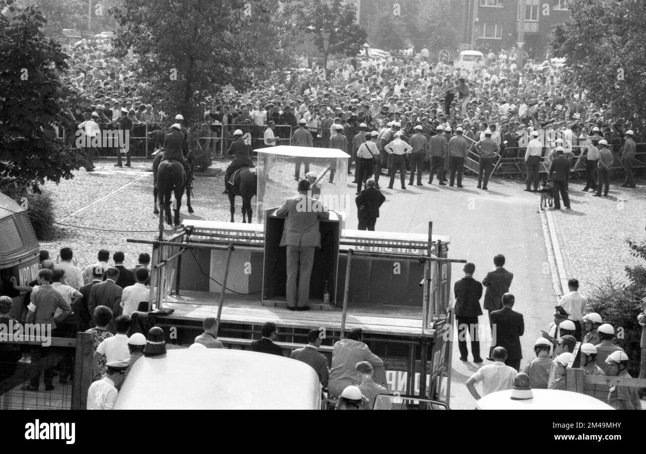 The neo-Nazi NPD also took part in the election campaign for the 1969 ...