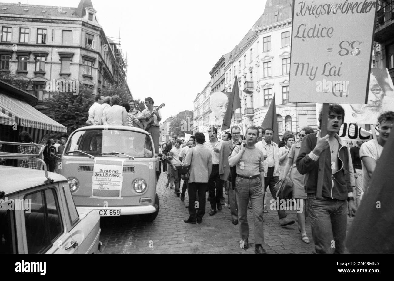 The communist-oriented SDAJ (Socialist Workers' Youth of Germany ...