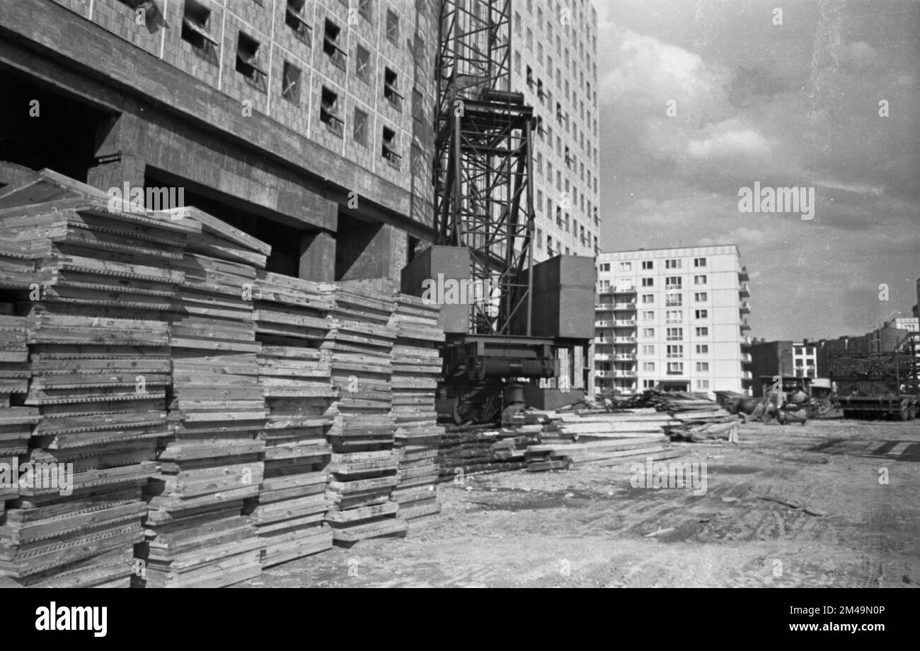 The picture was taken between 1965 and 1971 and shows a photographic ...