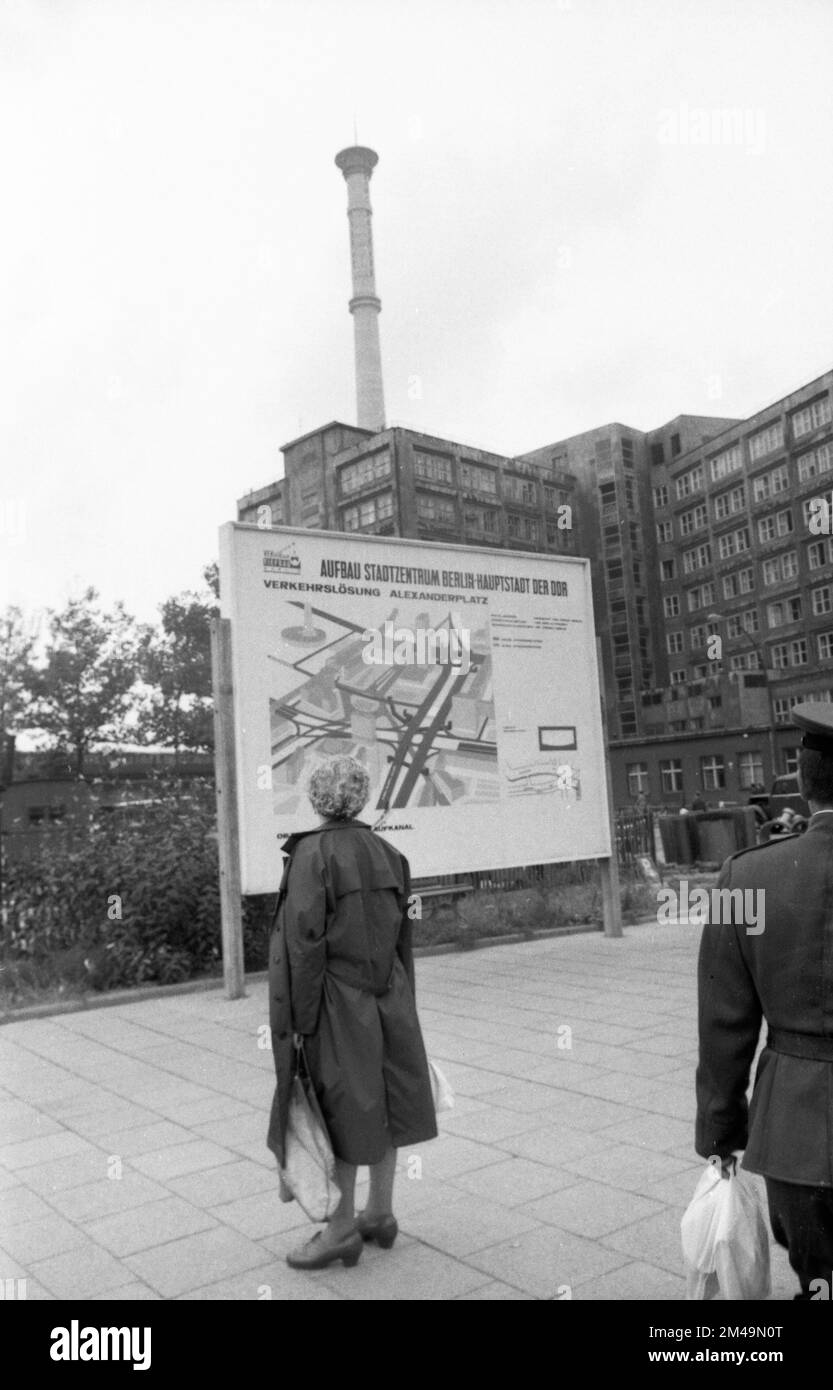 The picture was taken between 1965 and 1971 and shows a photographic ...