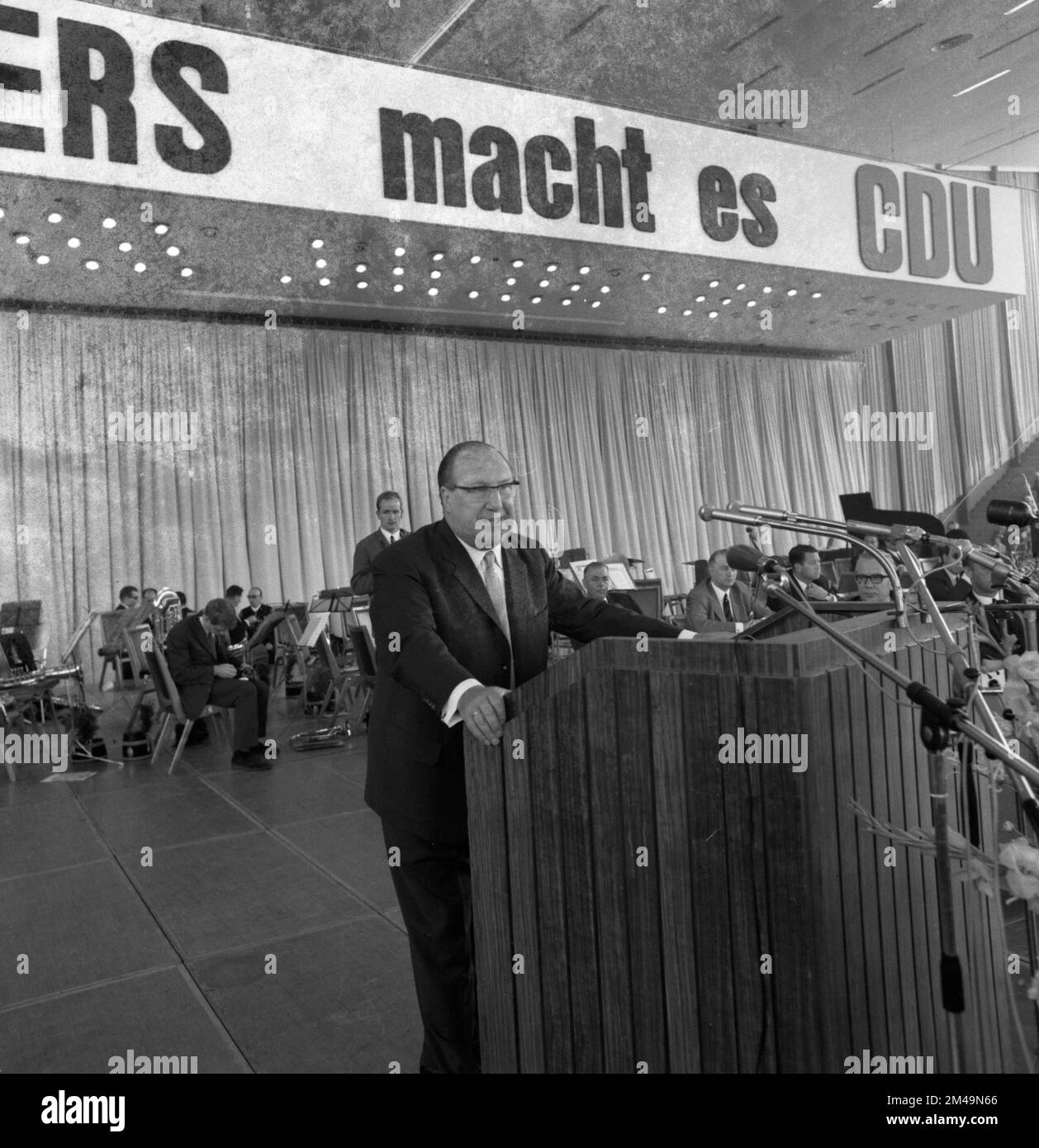 CDU election campaign rally in Dortmund's Westfalenhalle in 1965. Franz ...