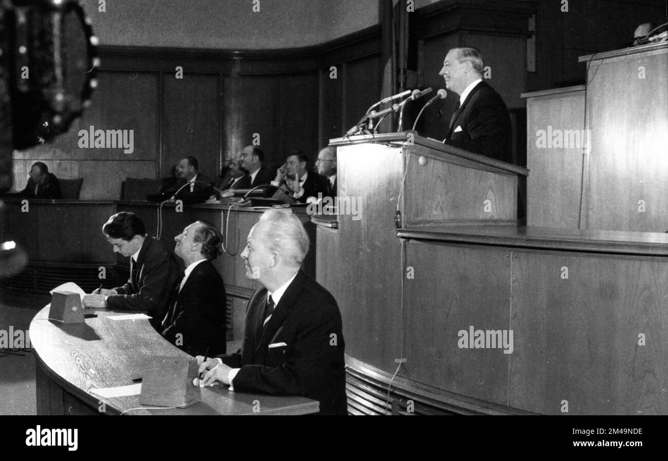 Session of the North Rhine-Westphalian Parliament in 1965 in ...