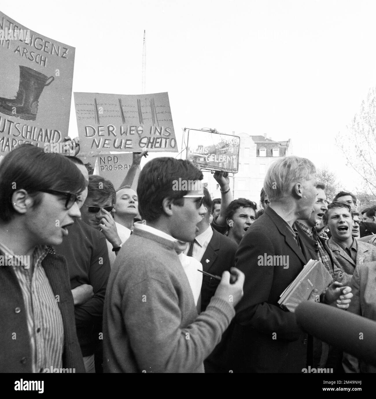 The German Federation of Trade Unions (DGB) demonstrated in 1966 ...