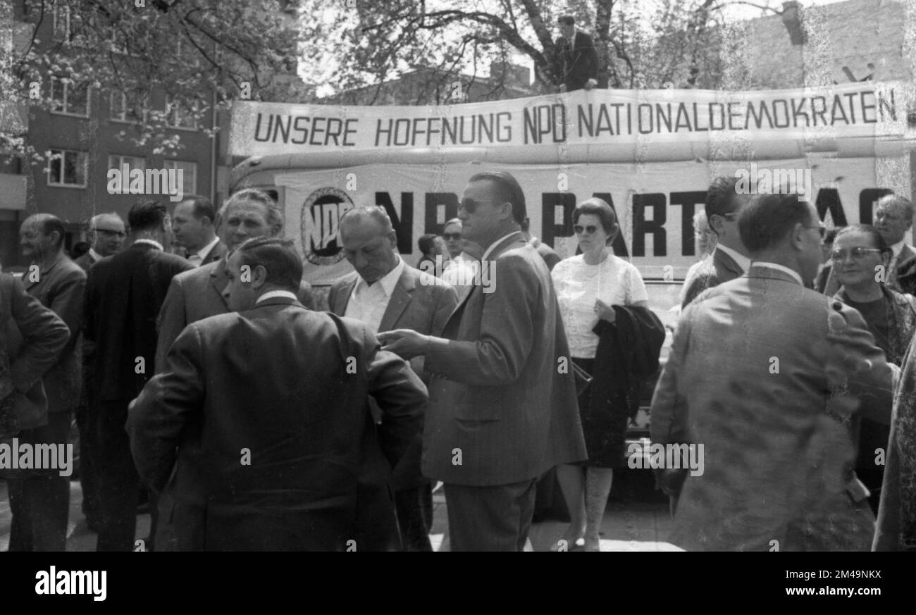 The German Federation of Trade Unions (DGB) demonstrated in 1966 ...