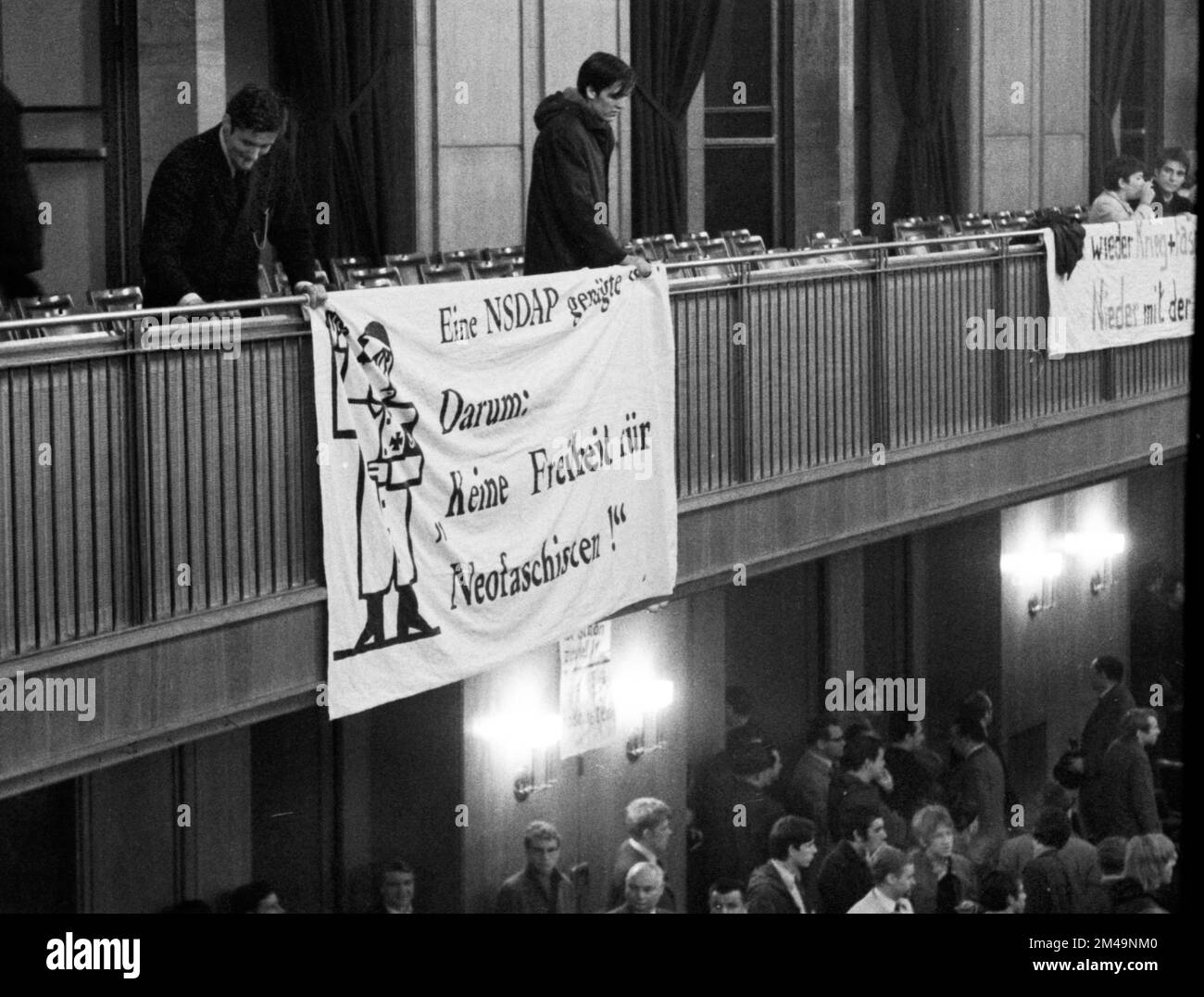 The election campaign of the radical right-wing National Democratic ...