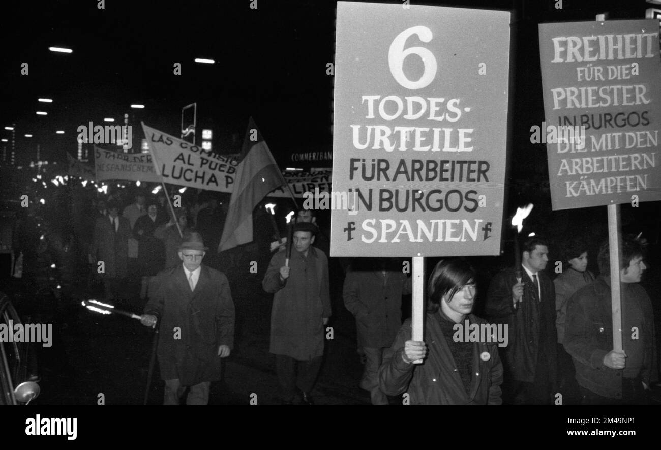 Cologne leftists demonstrated against neo-Nazis and international ...