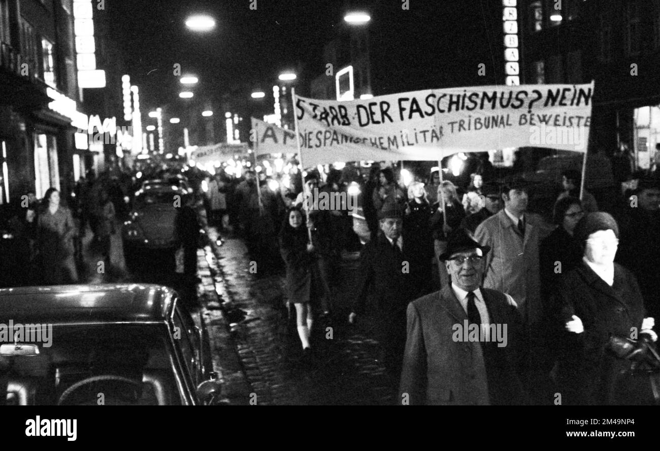 Cologne leftists demonstrated against neo-Nazis and international ...