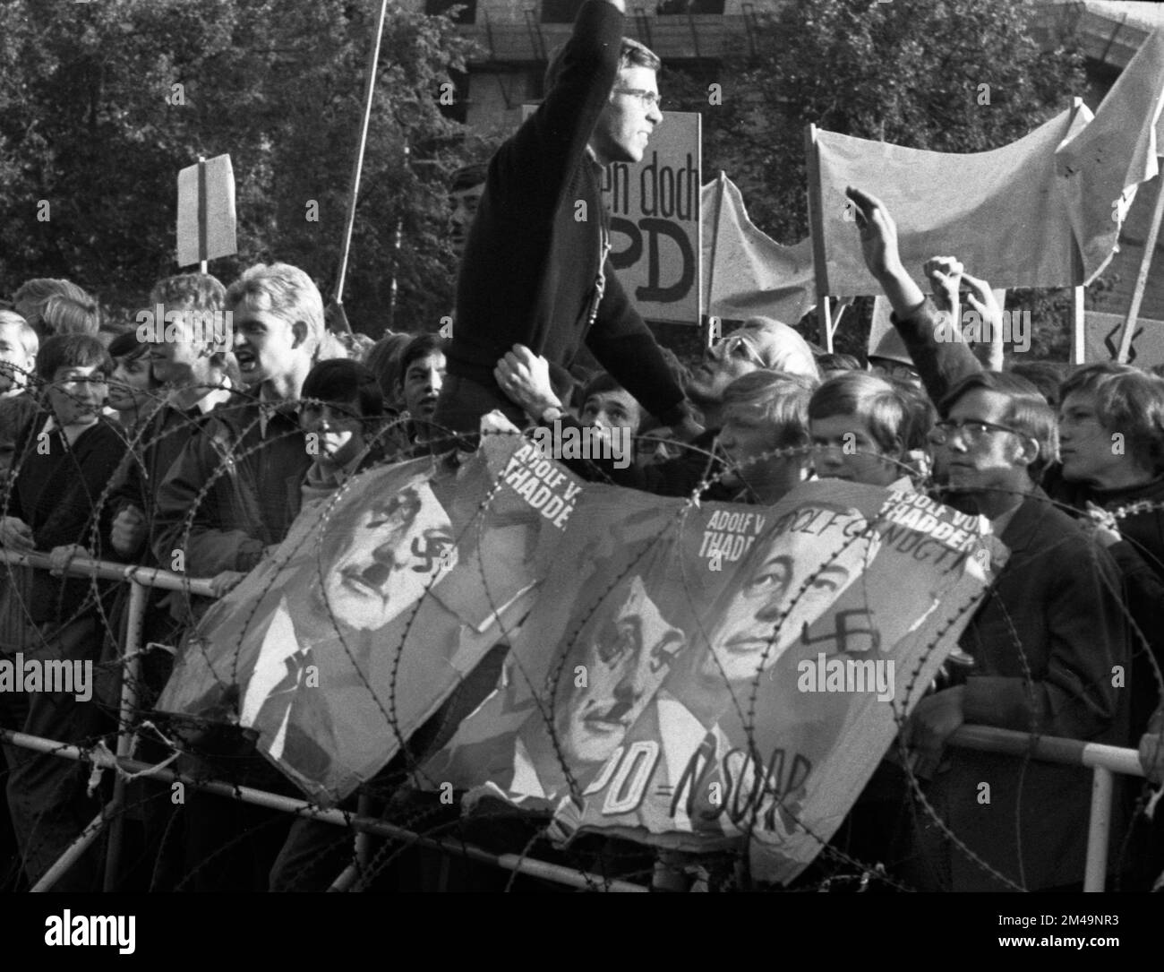 The election campaign of the radical right-wing National Democratic ...