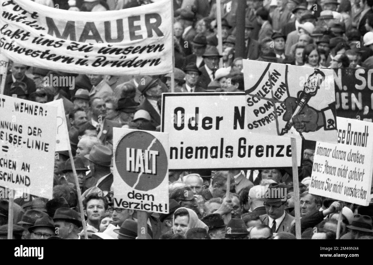 An expellees' rally on 30 May 1970 in Bonn with the NPD, Aktion W and ...