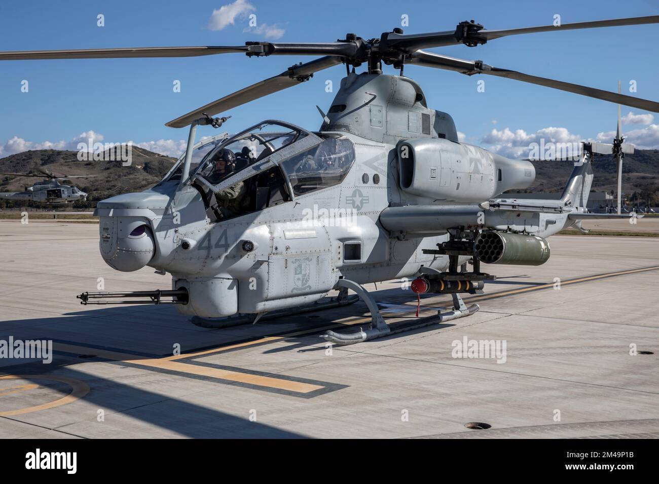An AH-1Z Viper with Marine Light Attack Helicopter Squadron (HMLA) 169 ...