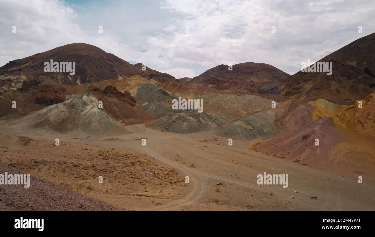 The Mule Canyon Road Hiking Trail in Calico Mountains in Mojave Desert ...