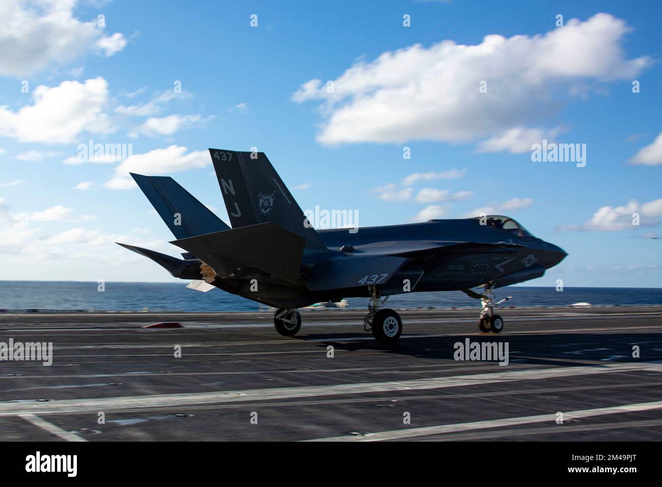 221213-N-MU675-2084 PACIFIC OCEAN (Dec. 13, 2022) An F-35C Lightning II, assigned to Strike ...