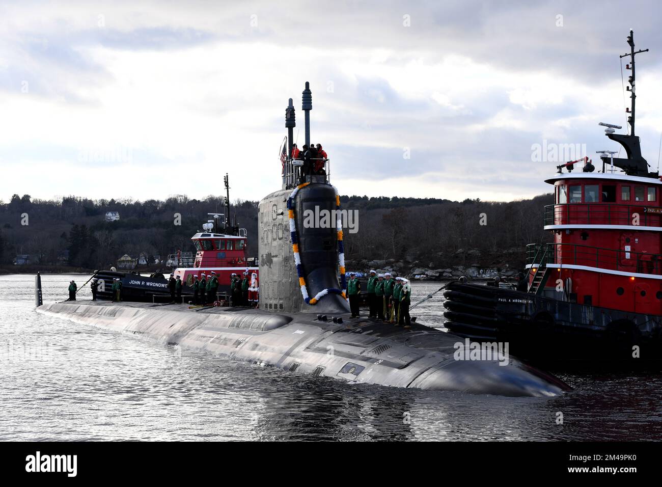 221218-N-GR655-0035 GROTON, Conn. (December 18, 2022) – The USS South ...