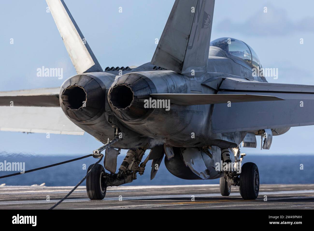 An F/A-18E, assigned to Strike Fighter Squadron (VFA) 122, makes an ...