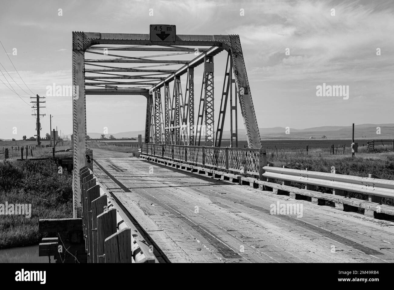 Southern alberta bridge hi-res stock photography and images - Alamy