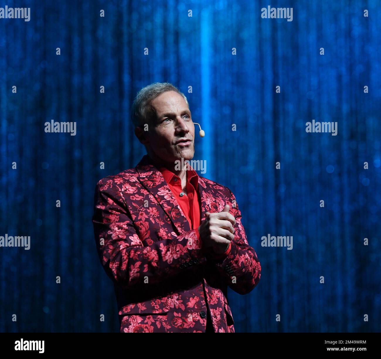 December 19, 2022, Virginia Beach, Virginia, USA: JIM BRICKMAN brings a ...