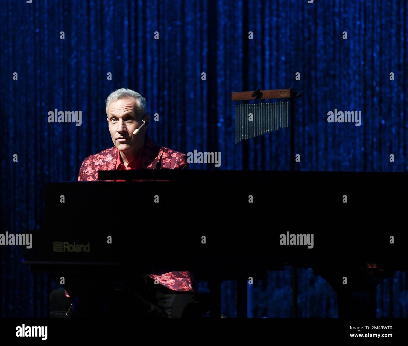 December 19, 2022, Virginia Beach, Virginia, USA: JIM BRICKMAN brings a ...