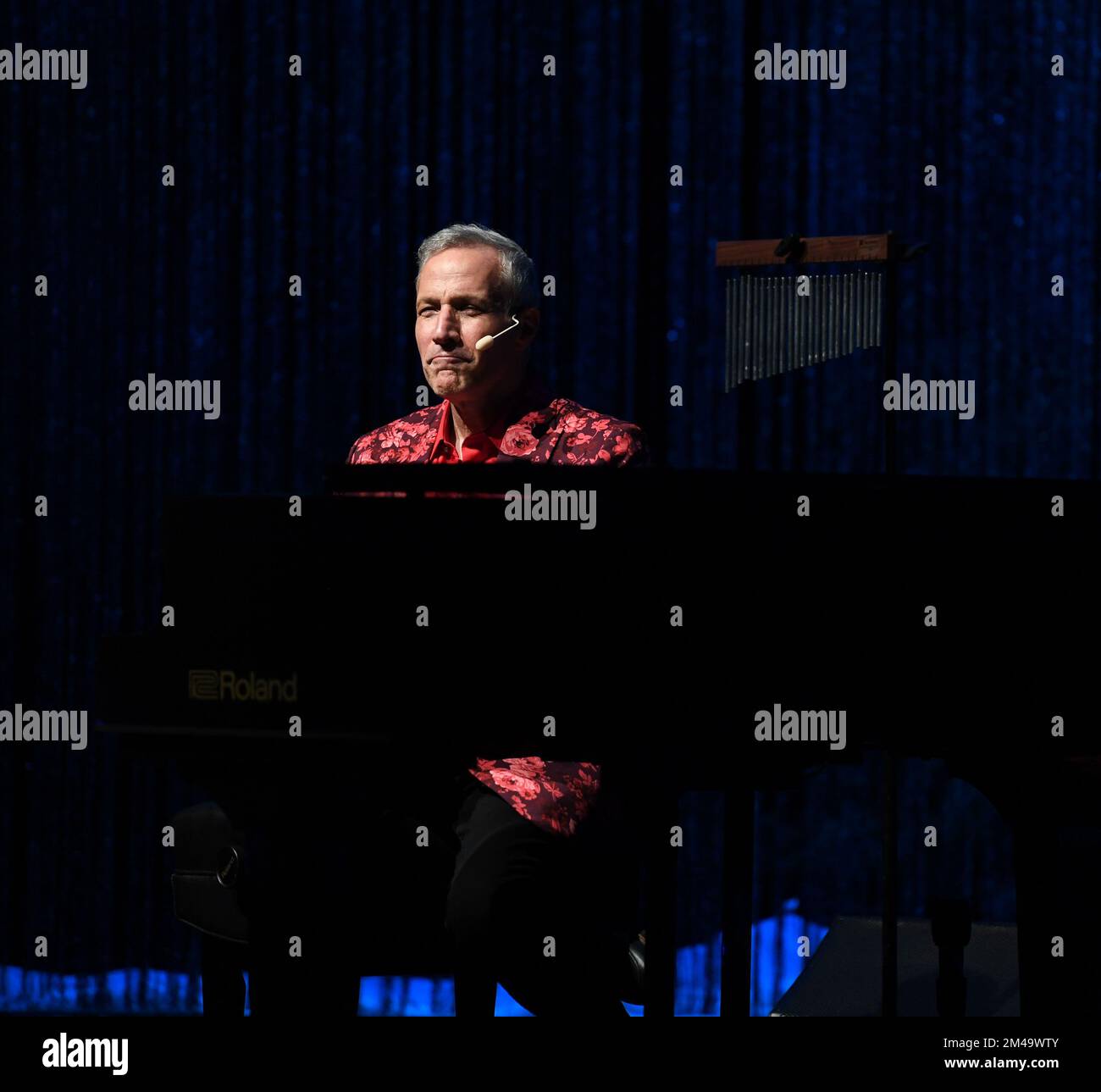 December 19, 2022, Virginia Beach, Virginia, USA: JIM BRICKMAN brings a ...