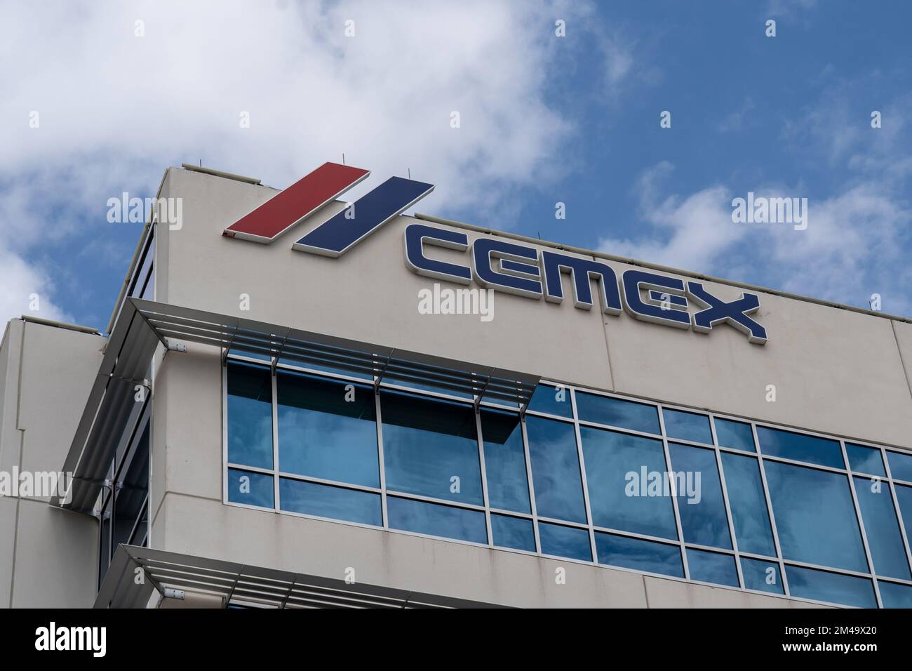 Cemex logo hi-res stock photography and images - Alamy