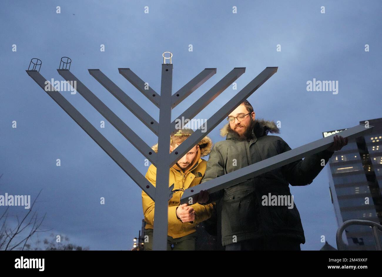 St. Louis, United States. 19th Dec, 2022. Dylan Vermeire (L) and Rabbi ...