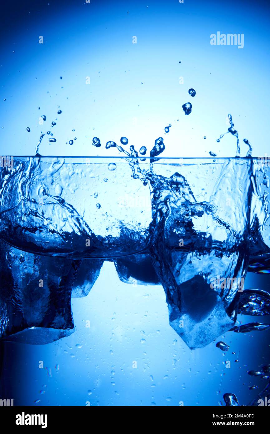 Rain drops falling illustration hi-res stock photography and images - Alamy