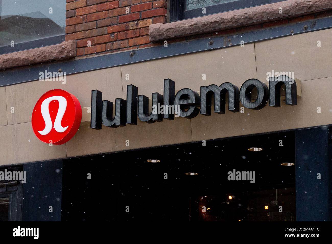 Lululemon athletica logo hi-res stock photography and images - Alamy