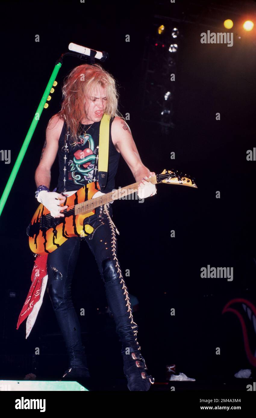 Bret michaels poison 1989 hi-res stock photography and images - Alamy