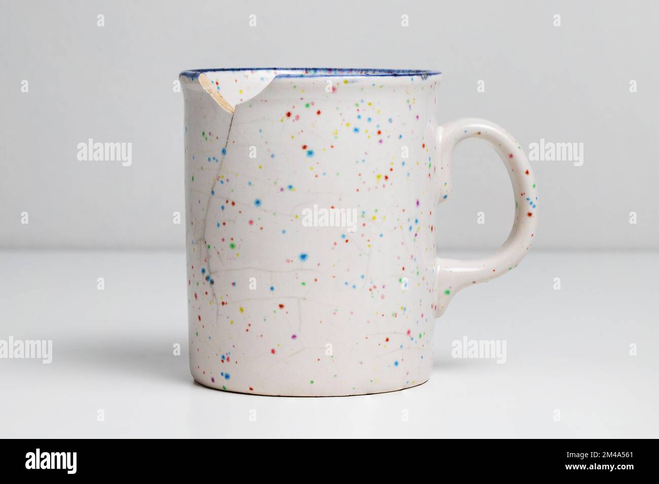 Broken mug hi-res stock photography and images - Alamy