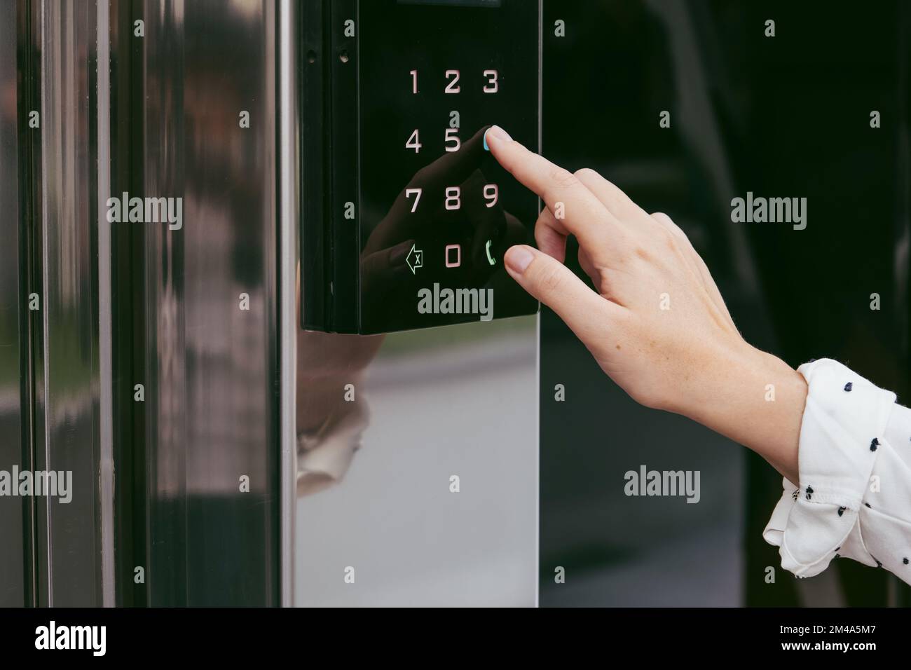 Electronic lock hi-res stock photography and images - Alamy