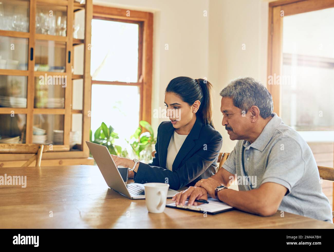 Computer men explain hi-res stock photography and images - Alamy