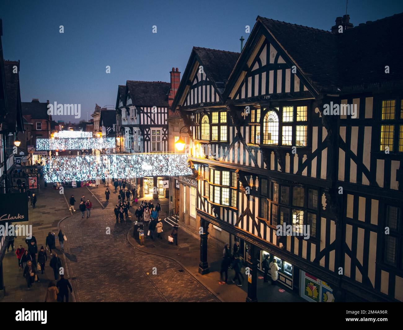 Typical Chester streets at Christmas Stock Photo - Alamy