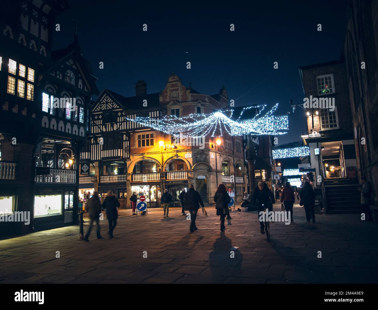 Typical Chester streets at Christmas Stock Photo - Alamy