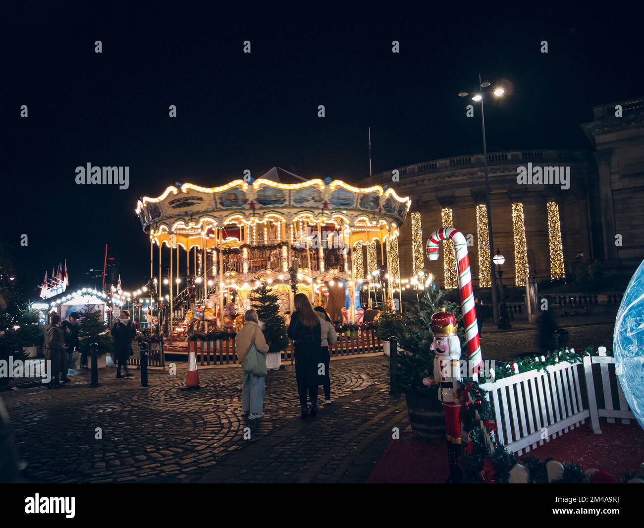 Christmas market at night in Liverpool Stock Photo - Alamy