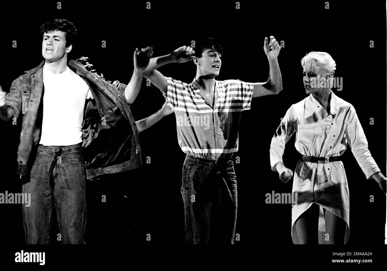 George Michael & Andrew Ridgeley of "Wham" perform on the TV Show ...